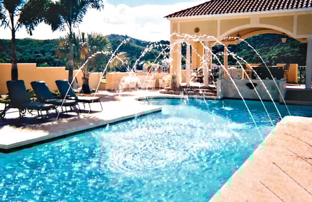 10 Beautiful Features for Your Gunite Swimming Pool in Pictures