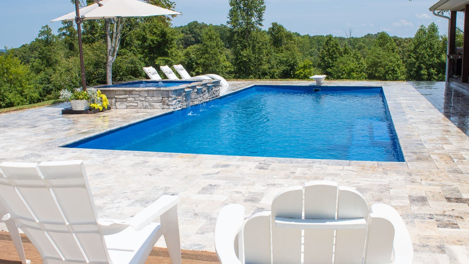 Gunite Pools vs. Fiberglass Pools: Which One is Best for You?