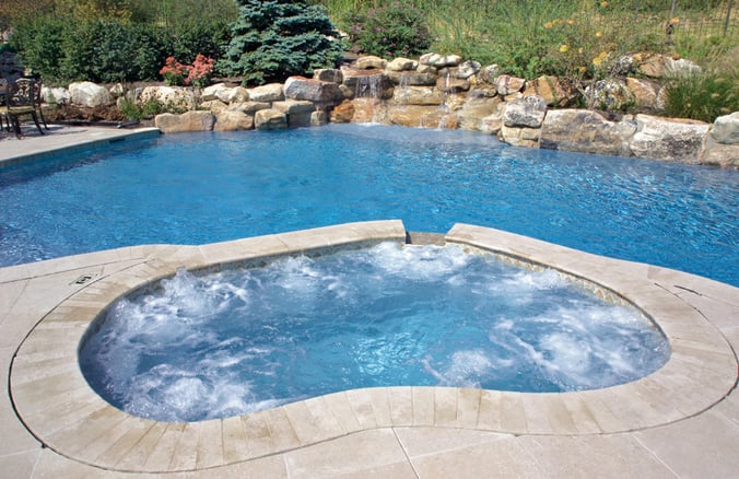 7 Ideas for a Rustic or Countryside Swimming Pool Design