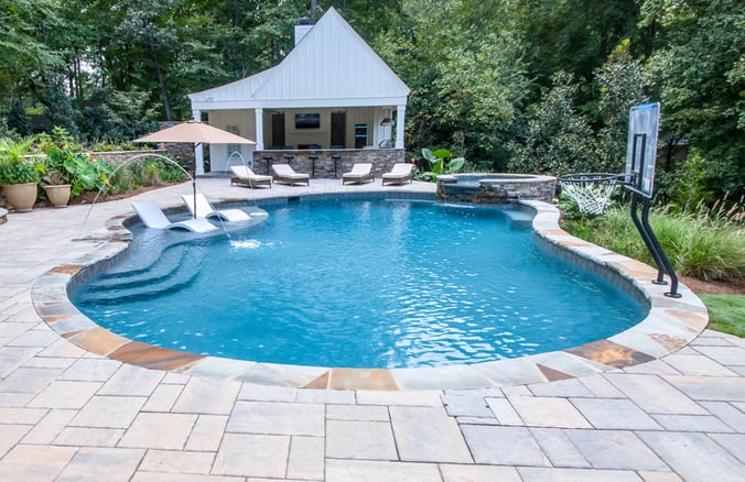 Modern Kidney-Shaped Pools: 7 Design Ideas for Fresh Style