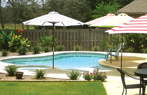 5 Poolside Features for More Comfort & Leisure