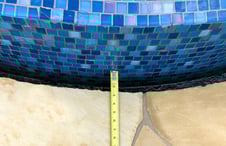 What is a rim flow spa on a custom swimming pool? (with design photos)
